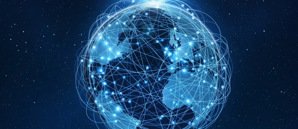 How internet giants deliver their data to the world